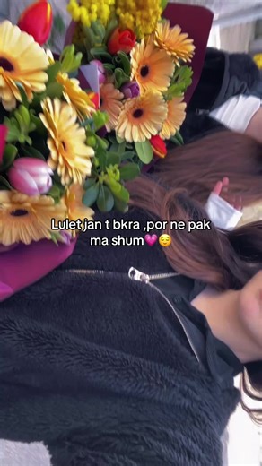 Po leje mo tsh Cesht ky mhb kshu 😂🩷 @𝓇𝑜𝓃𝒶🗽 @🤍 #lulet #foryou #🇦🇱🇦🇱 #viral_video #dibrane