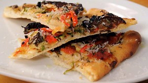 How to Cut & Plate Pizza