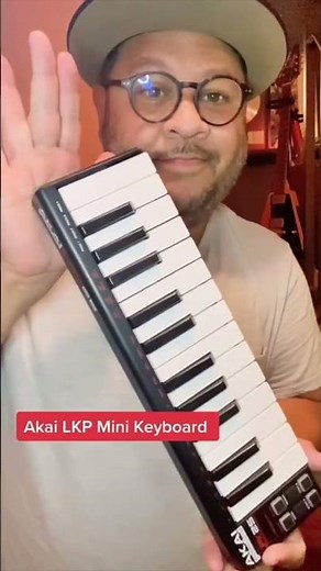 Akai LPK25 MKII midi controller