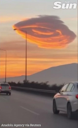Fascinating 'UFO' looking lenticular orange cloud appears in the sky #shorts