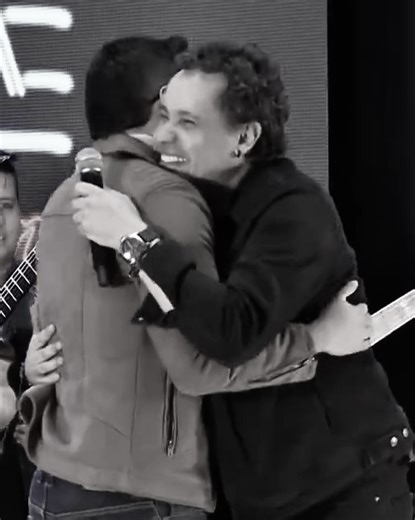 Hoy mi programa se siente diferente… De Fiesta con Danny Marín nació con Yeison Jiménez, fue mi primer invitado, el que creyó en este proyecto cuando todo apenas comenzaba. Hoy rendimos un homenaje a mi hermano querido, revivamos por su memoria esta charla llena de recuerdos, música y mucha alegría como siempre lo fue él. Este programa es para ti, hermano Yeison Jiménez 🤍🎶 Hoy 6:00pm por el @canalcitytv #DeFiestaConDannyMarin | Danny Marin