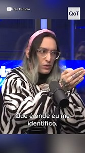 Muita gente fica bastante confusa porque cresceu acostumada com essa história de que ou você é homem, ou você é mulher. Ou beija meninas, ou beija rapazes. Ou você é uma pessoa ótima, ou uma pessoa horrível. O mundo não é binário, porque essa coisa de obrigar as pessoas a serem? Explicação super legal e FÁCIL de entender de @oijuvi via @diacast.oficial | Quebrando o Tabu