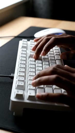 IQUNIX EZ80 TKL ASMR Typing Test - Creamy Switches