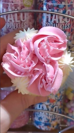 Cupcake Piping Techniques for Beginners Part 124 #cake #cakedecorating #cupcake