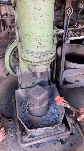 Amazing Bolster Chisels Work 🔥 #bolster #chisels #ironwork | Intra Stories