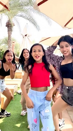 Bomb Fire crew INDIA  on Instagram: "Lo chale hum殺 #reelsinstagram #explorepage #viral #instagood #instagram #dancer #followforfollowback"