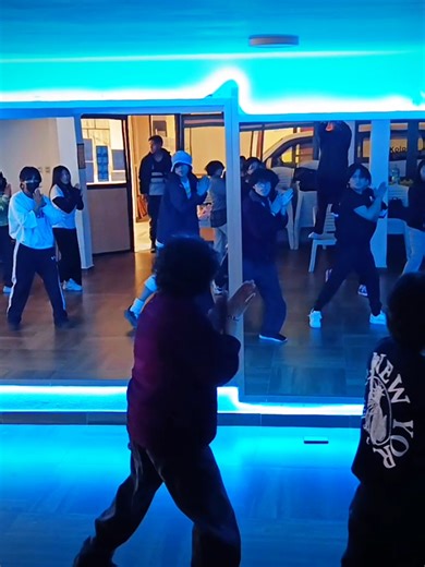 Army ya está lista para el comeback? BTS!!! @BTS INSTRUCTOR:@Samuel Trujillo #BTS #buterfly #DANCE #KPOP