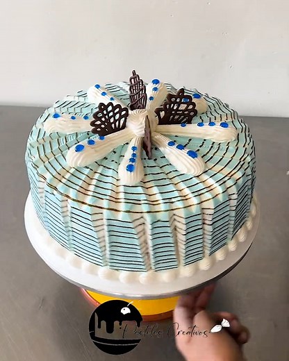 How to decorate fluted cakes with chocolate filigree | Cake Pie