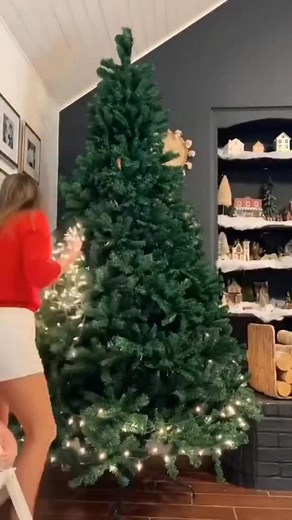 I’ll never not share this! How to flock your #Christmastree #christmasdiy #christmastreedecorating #christmasseason #holidays | Kristyn Cole