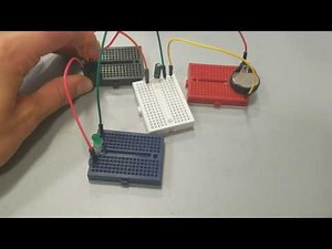 How do camera flashes work? With capacitors!