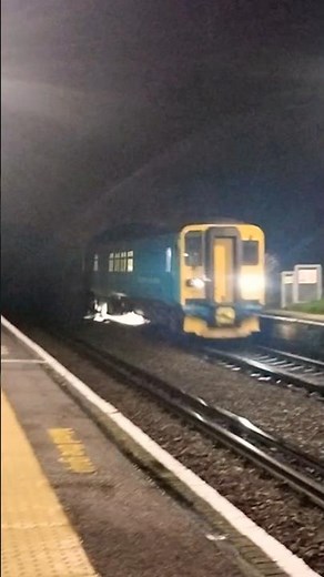 Class 153 passing Hinton Admiral #britishrail #train #railwaycontent #railway #networkrail