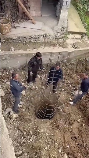 House load bearing column steel frame installation process #shortclips #constructionchannel