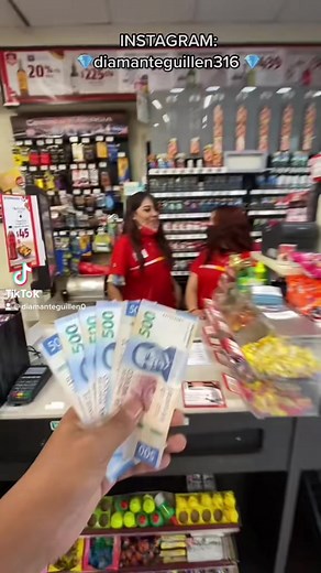 901K views · 10K reactions | DIAMANTE regala dinero o 15 segundos del Oxxo 朗 #reelsviral #reelsfb #regalo #dinero #viral #Tiktok #reto #diamanteguillen #mexico #parati #tendencia #sorpresa #juego #OXXO | Diamante Guillen | Facebook