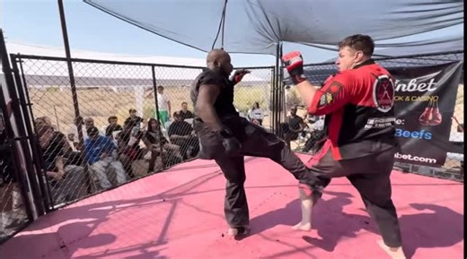 AJ Cook on Instagram: "Been working alot of hands this fight camp, but if it ain’t broke don’t fix it. Ended up going back to my roots my kick heavy 🦵🏾 game. #martialarts #mma #bjj #karate #kickboxing #fitness #jiujitsu #boxing #selfdefense #muaythai #training #taekwondo #kungfu #ufc #brazilianjiujitsu #grappling #fight #judo #wrestling #fighter #motivation #blackbelt #gym #mixedmartialarts #workout #sport #martialartist #streetbeefswestcoast #martialartstraining #teamhavocnation"