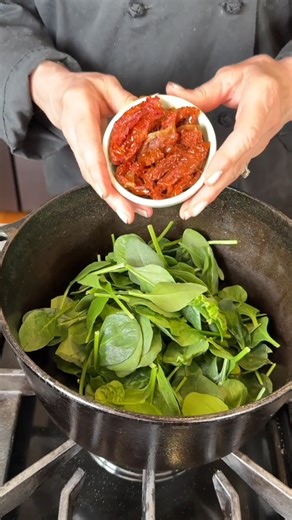 37K views · 763 reactions | One Pot Italian Sausage and Pasta | Robyn Q | Facebook