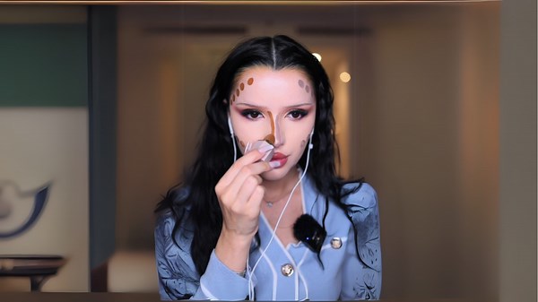 Contour vs Bronzer: Which One Do You Prefer?