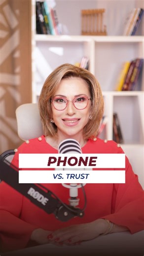 You share intimacy but not your phone? Real closeness needs trust. If your phone feels off-limits… maybe it’s not about privacy, maybe it’s guilt. #TrustIssues #PrivacyOrSecrets #RealTalk بتشاركوا كل شي… إلا الموبايل؟ الحميمية بتعني ثقة، فليش الموبايل ممنوع؟ إذا بتحس بالذنب أو الخوف، الموضوع مش خصوصية… فكّر فيها بلحظة صدق. #خصوصية_ولا_سر #ثقة_بالعلاقة | Dr Paula Harika