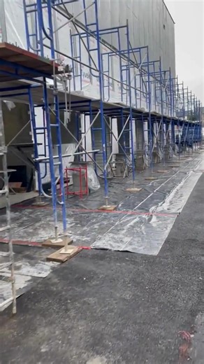 The Assembly line is in Motion at PSI Maple valley project with Colvos Construction Groundman Jeremiah is setting up scaffolding ahead of crew. Ab and crew at blasting in 4” veneer CMU and Keith is right behind everyone one protecting adjacent materials and washing everything up 🧼 💦 🧱 Efficiency is key in a successful project and Ab is 👑 of efficiency. #buildbetterbuildings #greenconstruction #seattlearchitecture #seattlearchitects #waarchitecture #masonryisgreen #decarbonize #sequesturecarb