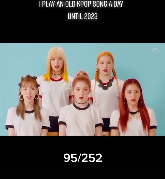 Red Velvet Russian Roulette MV and Dance Practice