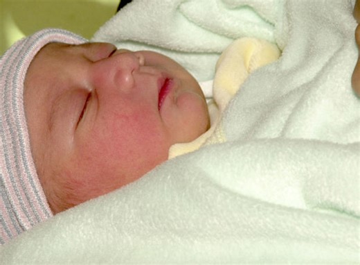 Super Simple Knit Hat for Newborn Babies (Using Only Knit Stitch)