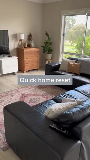 Come for a quick home reset! 🧹 #cleantok #cleaningtiktok #cleaningtips #cleaningmotivation #cleaningbusiness #tidytok #homereset #organizedhome #foryoupage #hometidying #cleanwithme