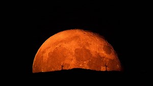 Lunar eclipse 2023 tonight: How to watch the penumbral celestial event?