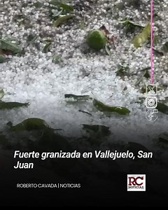 El Instituto Dominicano de Meteorología (INDOMET) informó la tarde de este martes sobre una fuerte granizada registrada en el municipio Vallejuelo, provincia San Juan. El fenómeno, confirmado por imágenes y videos cortesía del ingeniero Manuel E. González Tejera (ManEGonTe), sorprendió a residentes de la zona donde se observó la caída de granos de hielo de considerable tamaño. Puedes ampliar ingresando al enlace rojo de la bio; RC Noticias by rcavada #RobertoCavada #RCNoticias #Granizada #Vallej