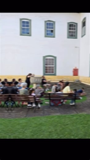 Para celebrar o Dia Nacional dos Povos indígenas, a biblioteca José Mindlin, do Museu de Arte Sacra de São Paulo, promove um encontro de celebração e reconhecimento da histórica e étnica dos povos indígenas. A contação história serve para o público refletir sobre a importância da preservação das tradições, línguas, crenças e modos de vida dos povos indígenas. #Tudoviracult #CulturaSP #EconomiaCriativaSP #SPCult #Cultlovers #tudoviracult #Cultsp #Museu #MAS #museudeartesacrasp #Culturasp #contaca