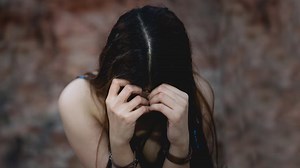 How To Cope With Being Cheated On: Expert Shares Insights | Herzindagi