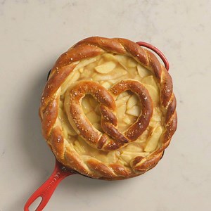 This pretzel-crusted apple pie is a showstopper. | Epicurious