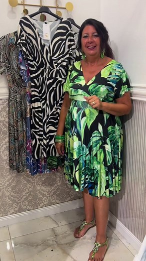 110K views · 416 reactions | Sempre nuove #promo. Vestitini con diverse fantasie con vestibilità morbida,fino a una 52 | Donna Chic | Facebook