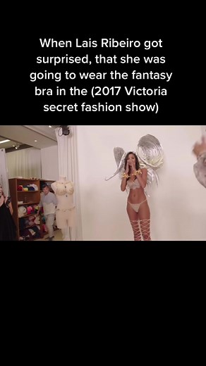 Lais Ribeiro | Got surprised, she was going to be wearing the fantasy bra that year in the show! #fantasybra #laisribeiro #vsfs2017 #victoriassecret