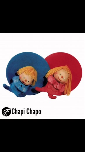 Bonjour à tous Chapi Chapo, la magie colorée de l’enfance Créée en 1974, Chapi Chapo est une série d’animation française imaginée par Italo Bettiol et Stefano Lonati. Réalisée en stop motion, elle met en scène deux petits personnages – Chapi (rouge) et Chapo (bleu) – évoluant dans un monde poétique de formes et de couleurs. Sans paroles, mais accompagnée de la musique envoûtante de François de Roubaix, la série célèbre la créativité, la douceur et l’imagination. Un vrai bijou made in France, dev