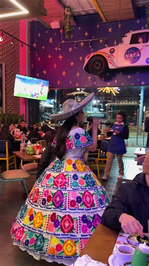 Llámanos al 3015-9890 será un placer conocerte y acompañarte en tus eventos #rociodurcal #mariachistiktok #viral #xela #xelaju