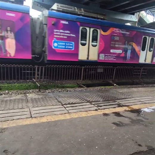 Mumbai AC Local Train In Full Speed | Indian Railways