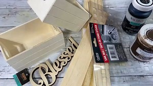 I case you missed this one! Super cute floral box using a Dollar Tree sink mat! | We Craft Around