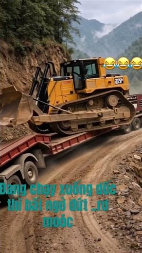 Xe đầu kéo chở máy ủi bất ngờ rơ moóc bị đứt ……😂😂