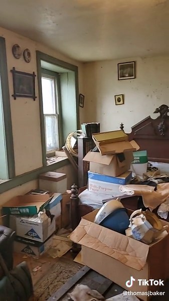 #undertakingtheundertakers #renovation #abandoned #renovationproject #tradejobsarethebestjobs #bluecollarjobs #Electrician #electricity #tradejobs #bluecollar