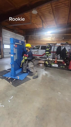 Firefighter Training: Using Hydraulic Rescue Tools