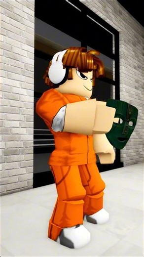 Bacon transformed into the mask to help me out..👌😳 #robloxshorts #roblox #shorts