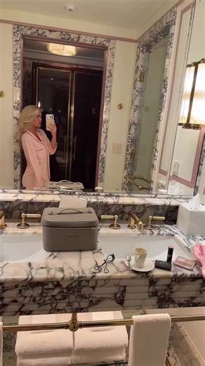 SHOP LECROY!! #pjs also guys this is my real hair 🙃 | hair