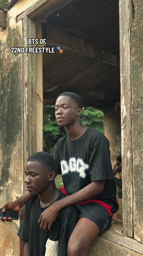 Still cooking 🎭something big #splifsociety #viral_video #dmo_reeson #sarkodie @denzlesavage_studios @Ypee Baakop3 @OMAR ST£RLING @DJ A BAY BAY @RaphTv0 @Sarkodie @BUGI SYDER ➕🇬🇭🇸🇦