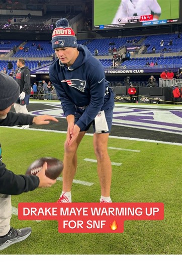 drake maye warming for sunday night football 🏈 #nfl #patriots #drakemaye #snf