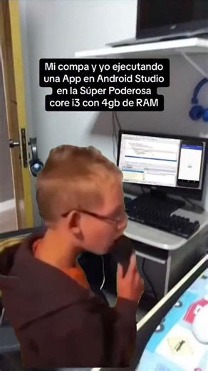 Dark play on Instagram: "Bien vamos 🥶 #programador #desarrollador #software #memeinformatica"