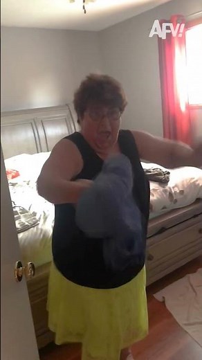 Aww, you scared her!! 😅 #afv #prank #scare #funnyvideos #shorts