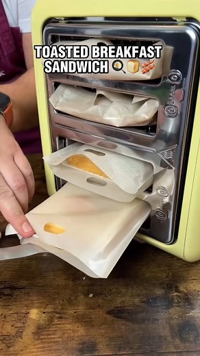Breakfast sandwich in a toaster 🍳🍞🥓 #toastedsandwich #breakfastideas #breakfast #breakie #reels #viral | Albert_cancook
