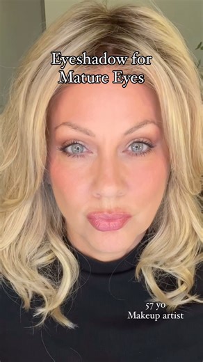 Cheryl | Skincare & Makeup for mature women | Even though our eyes are aging, it doesn’t mean our eyeshadow has to be complicated! The key is to apply primer first, then make sure you... | Instagram