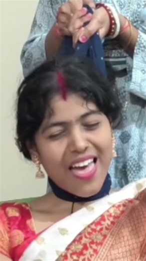 Indian girl neck strangle video in dupatta#necklove #stranglehold #indiangirlneckstrangle #funny