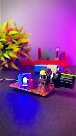 "555 Timer Clock Generator:The Easiest DIY Circuit! #Shorts" #DIY #arduino #555timer #shorts #tech