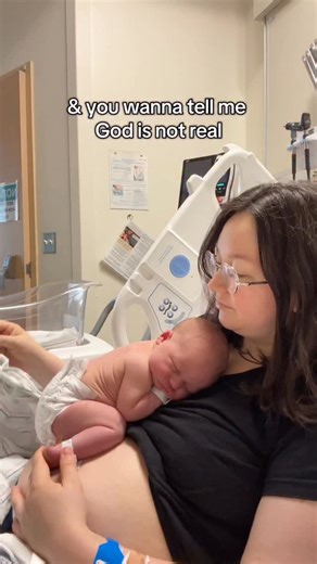 14K views · 23K reactions | God made some of us to be literal portals for human life. It blows my mind how this happens, why He decided it to be this way. I am in awe of God everytime I look at my babies face. He has entrusted me with so much, my own heart now lives outside my body 凉❤️ #pregnant #birth #laboranddelivery #momlife #fblifestyle | The Hawkins Nest | Facebook